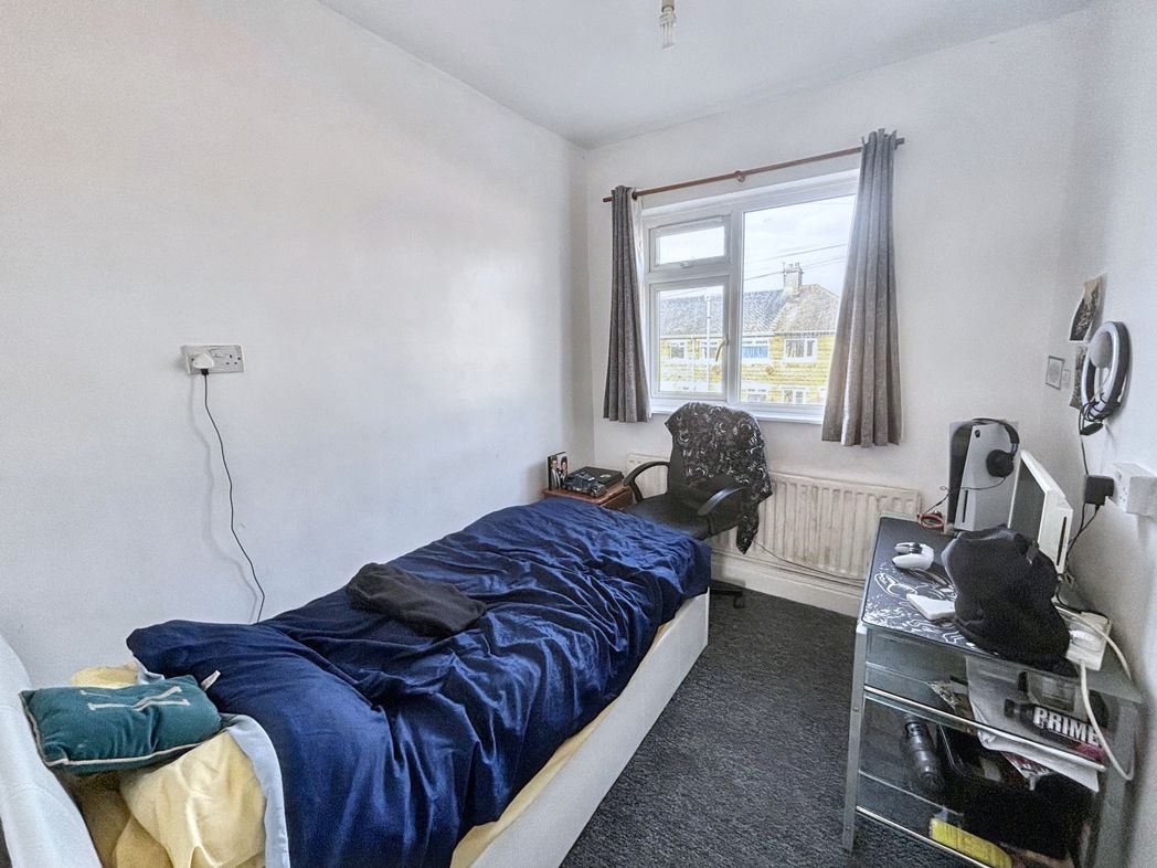 3 bed terraced house to buy in NE64