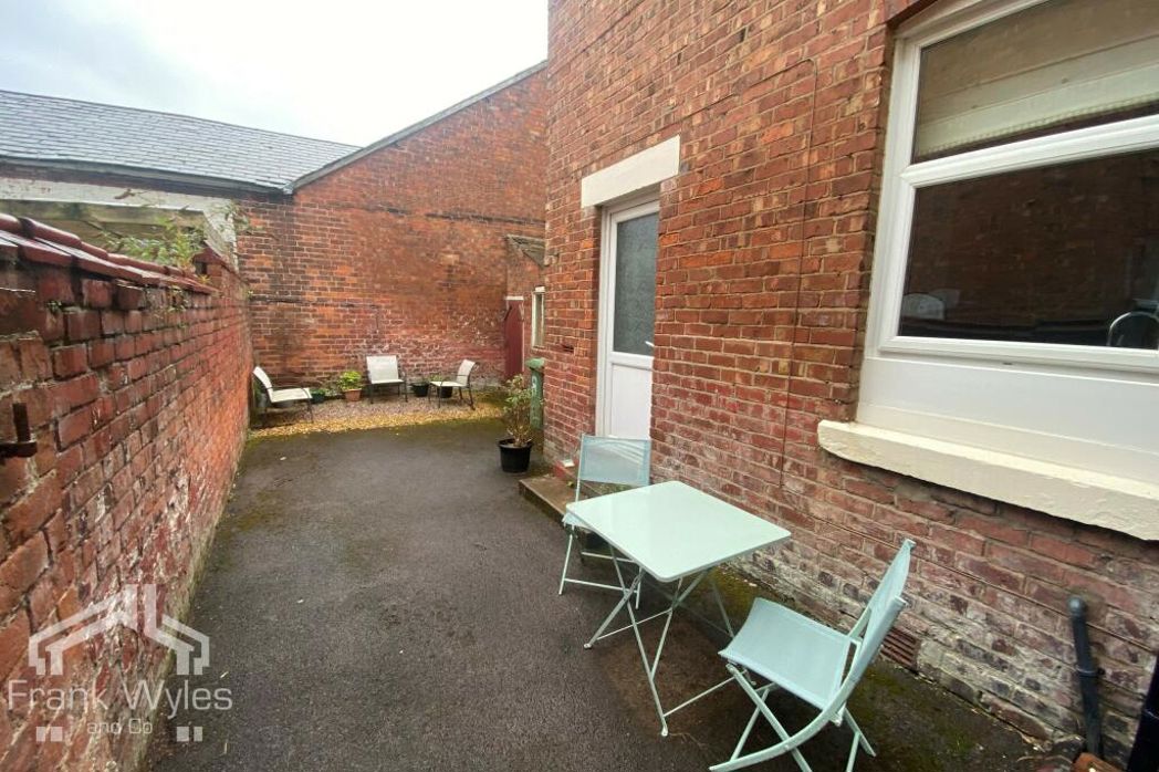 1 bed apartment to buy in FY8