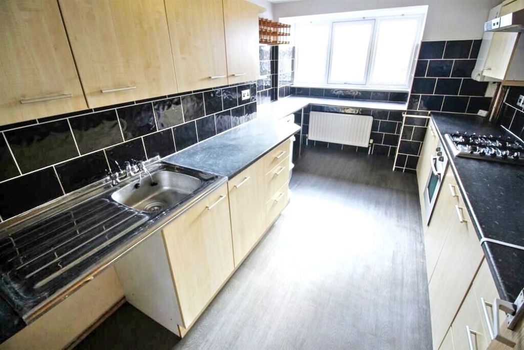 3 bed flat to rent in NE3