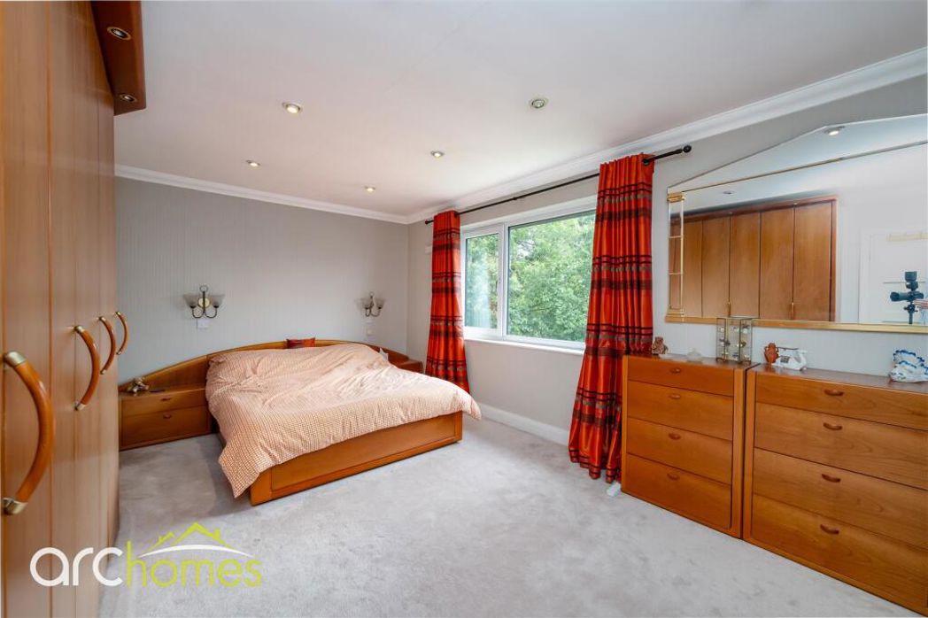 4 bed detached house to buy in FY6